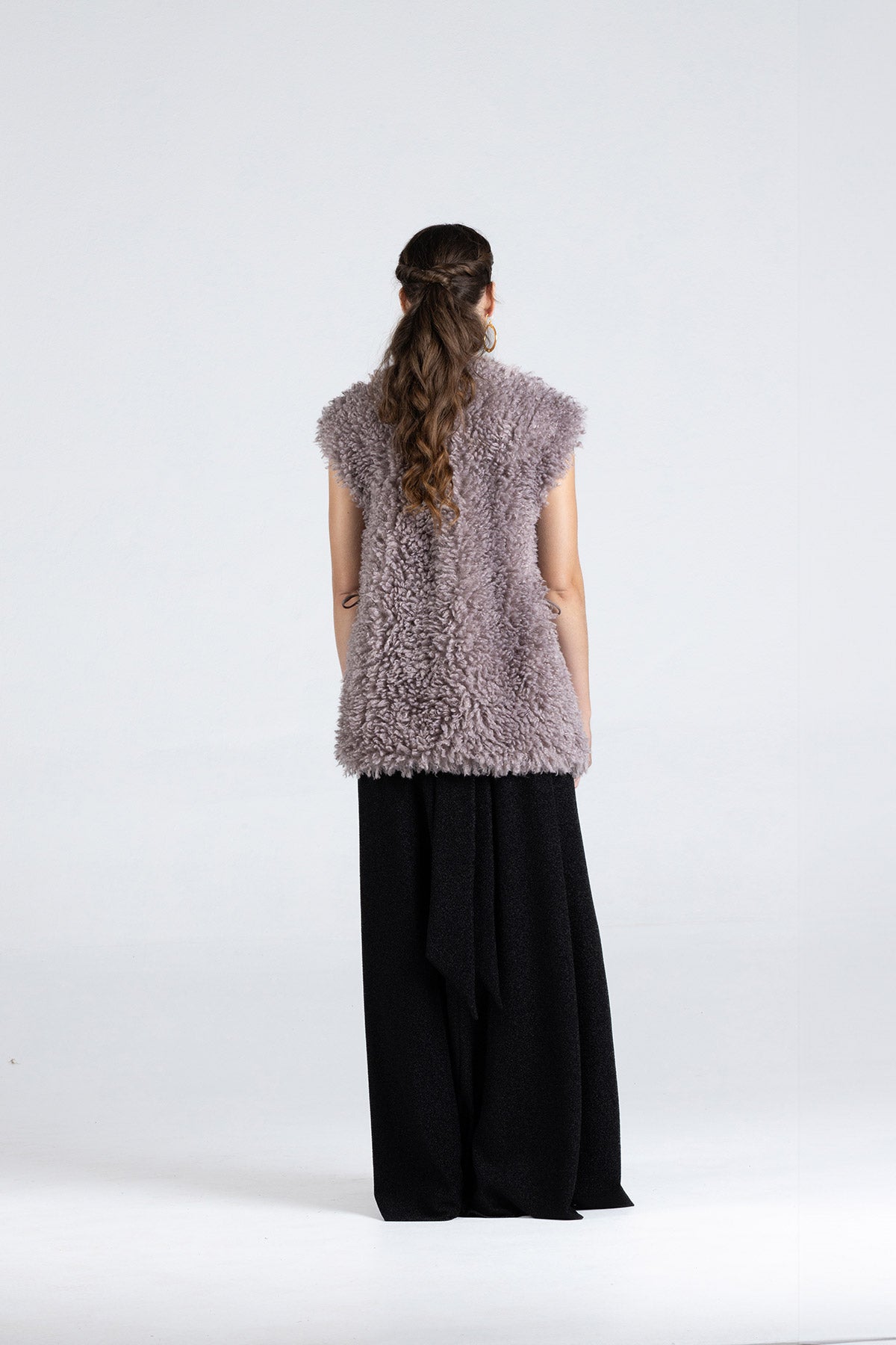 Fluidity Faux Fur Gilet & Tie – The Space SA